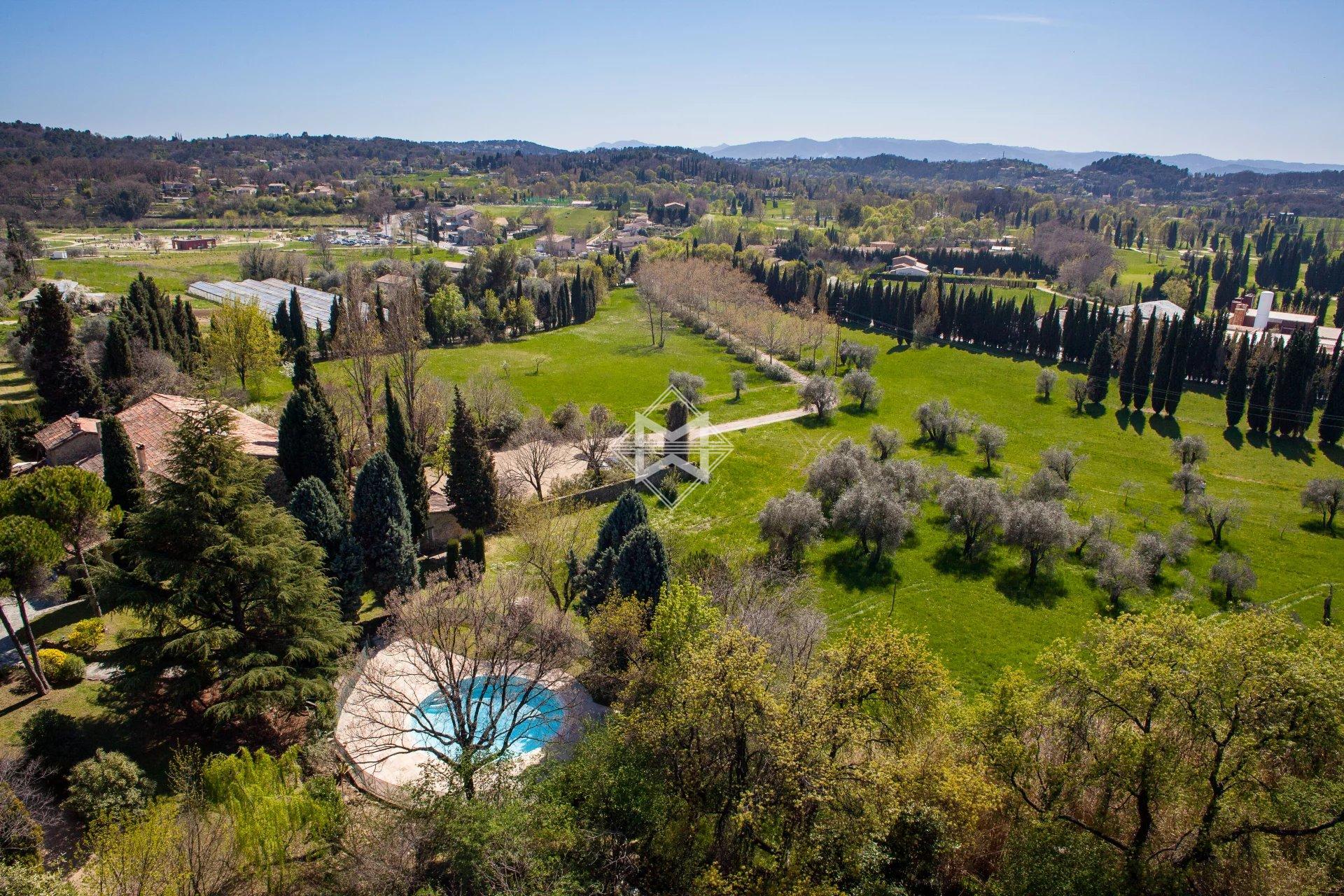 Sale Villa Opio - 10 Bedrooms - Greenery - Open view . Ref 5289