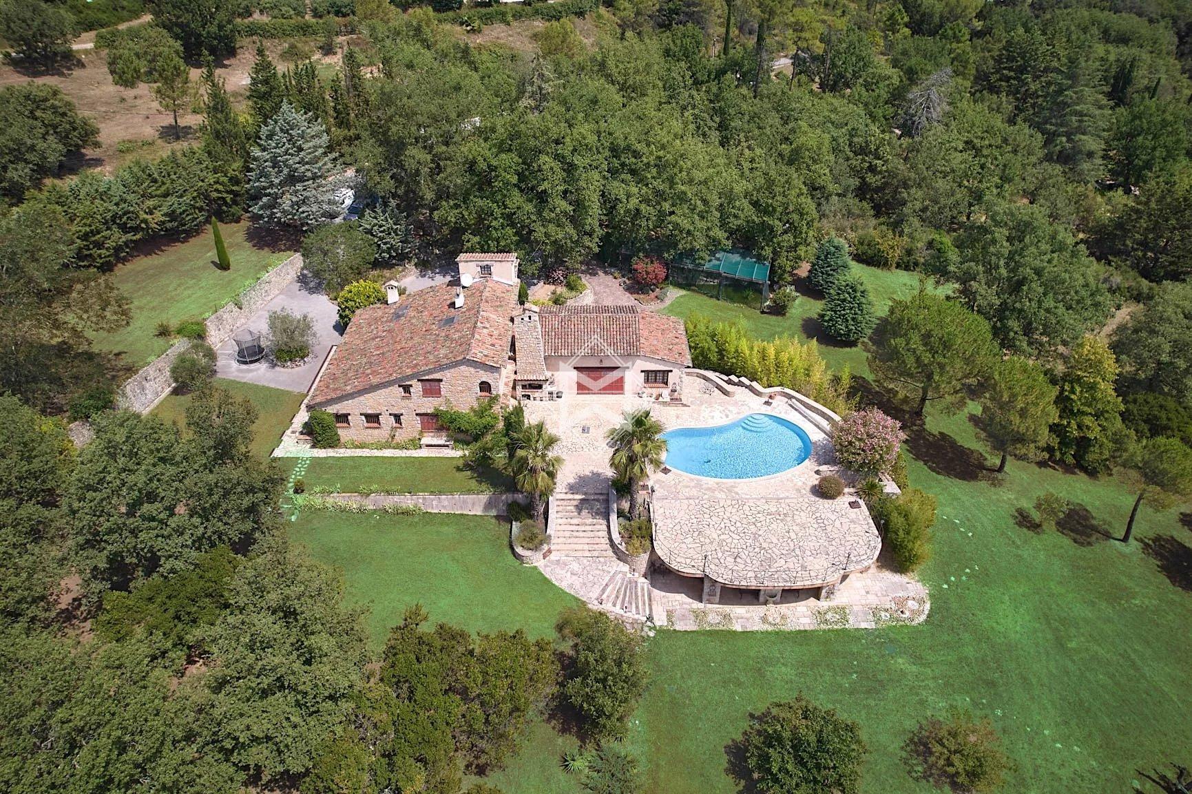 Sale Villa Montauroux - 5 Bedrooms - Hills - Open view . Ref 8228