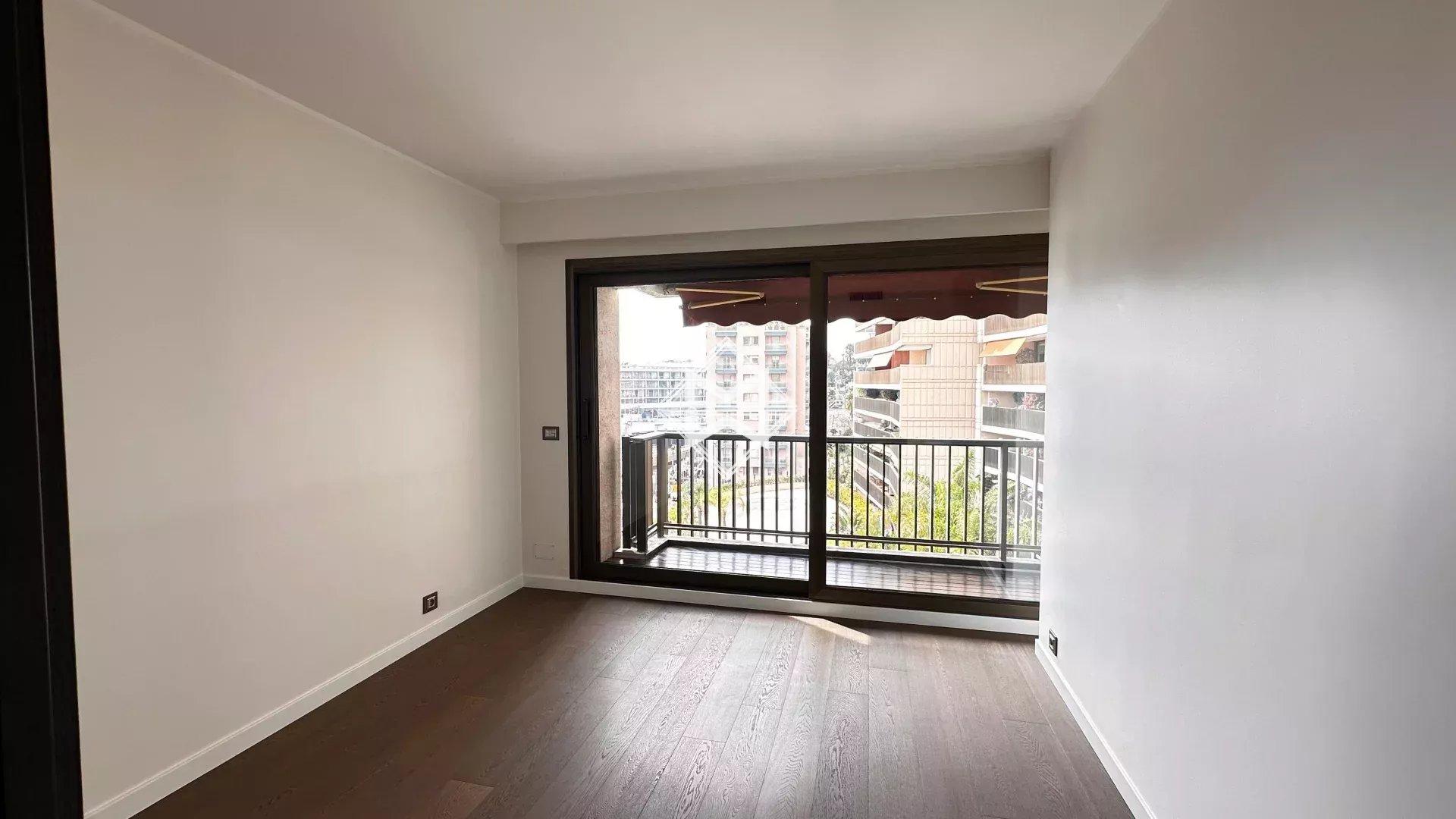 Rent Apartment Monte-Carlo - 2 Bedrooms - Sea view . Ref MCL224